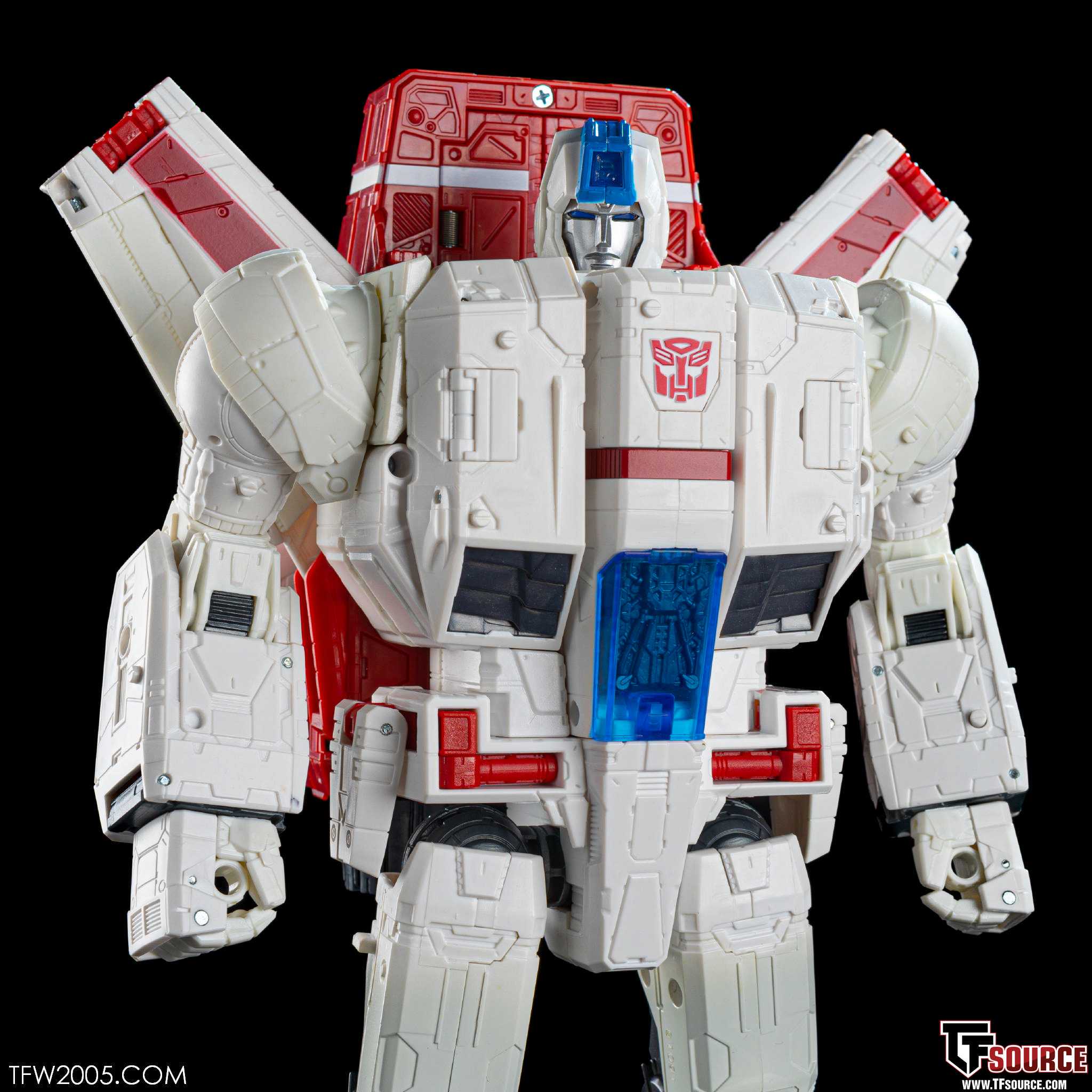 Hot Pre-Order – Transformers War for Cybertron: Siege Commander Jetfire ...