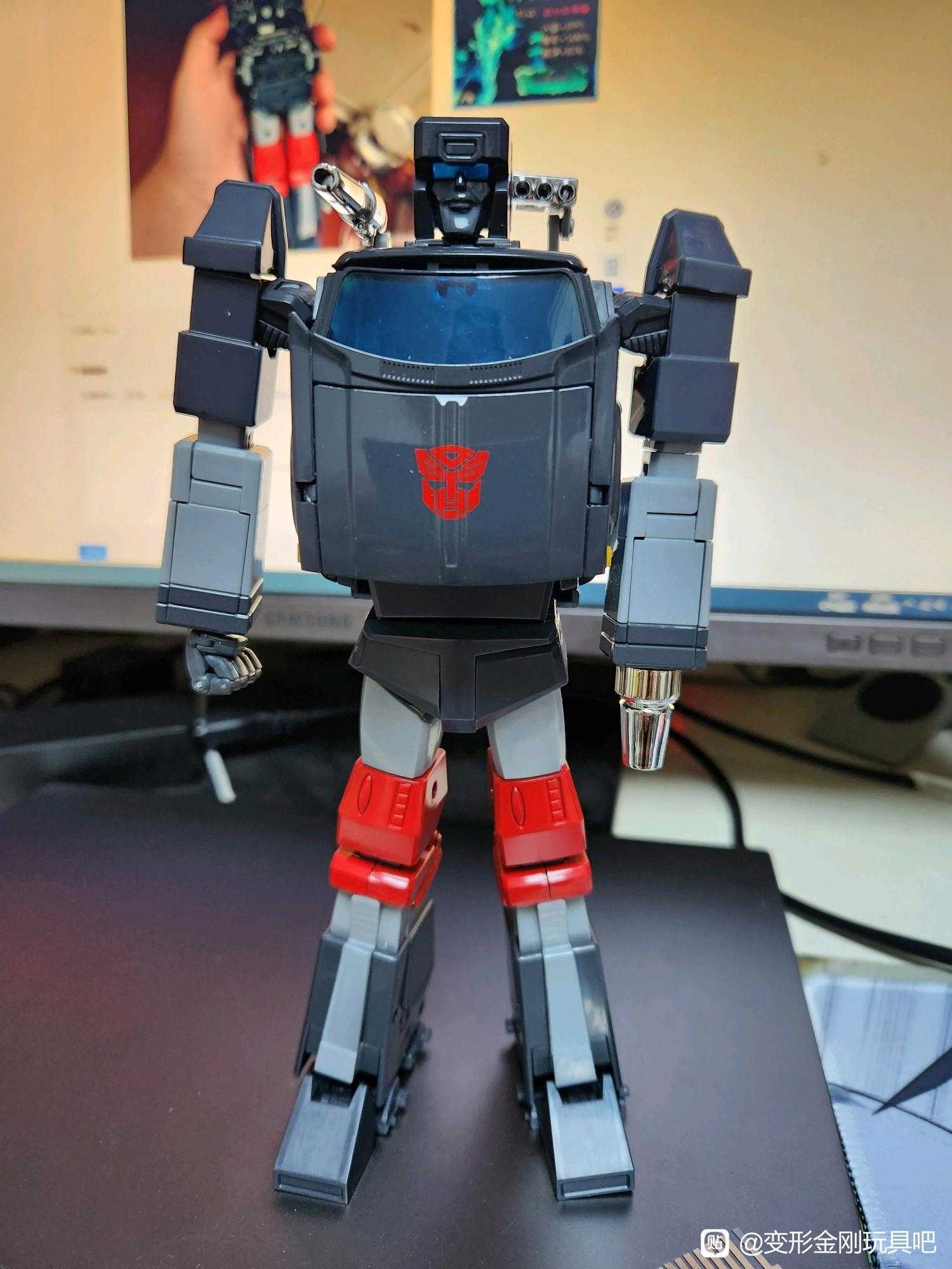 Transformers Masterpiece MP-56 Trailbreaker In-Hand Images - Children ...