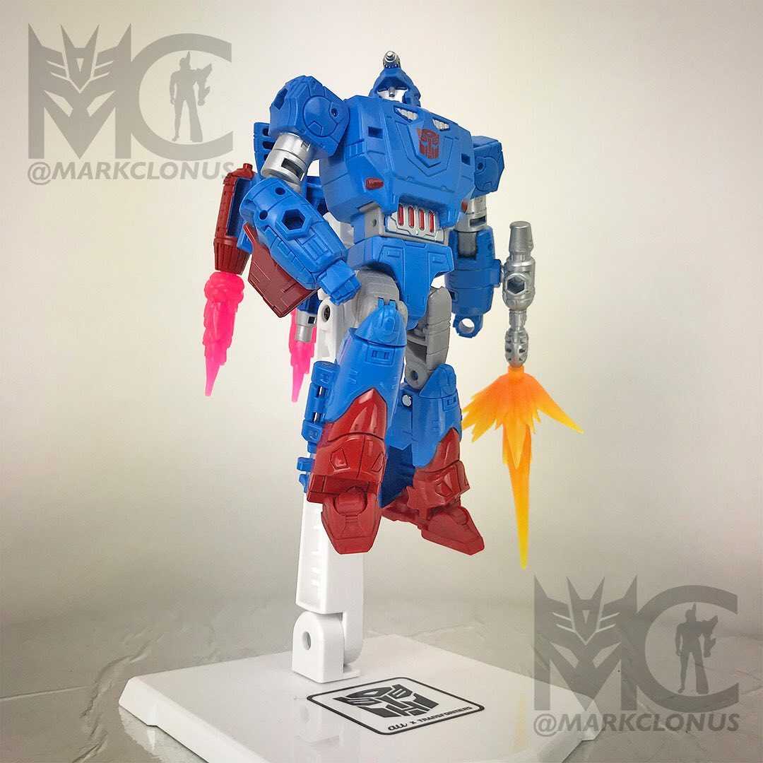 Transformers Legacy Evolution Devcon Behind the Scenes and In-Hand ...