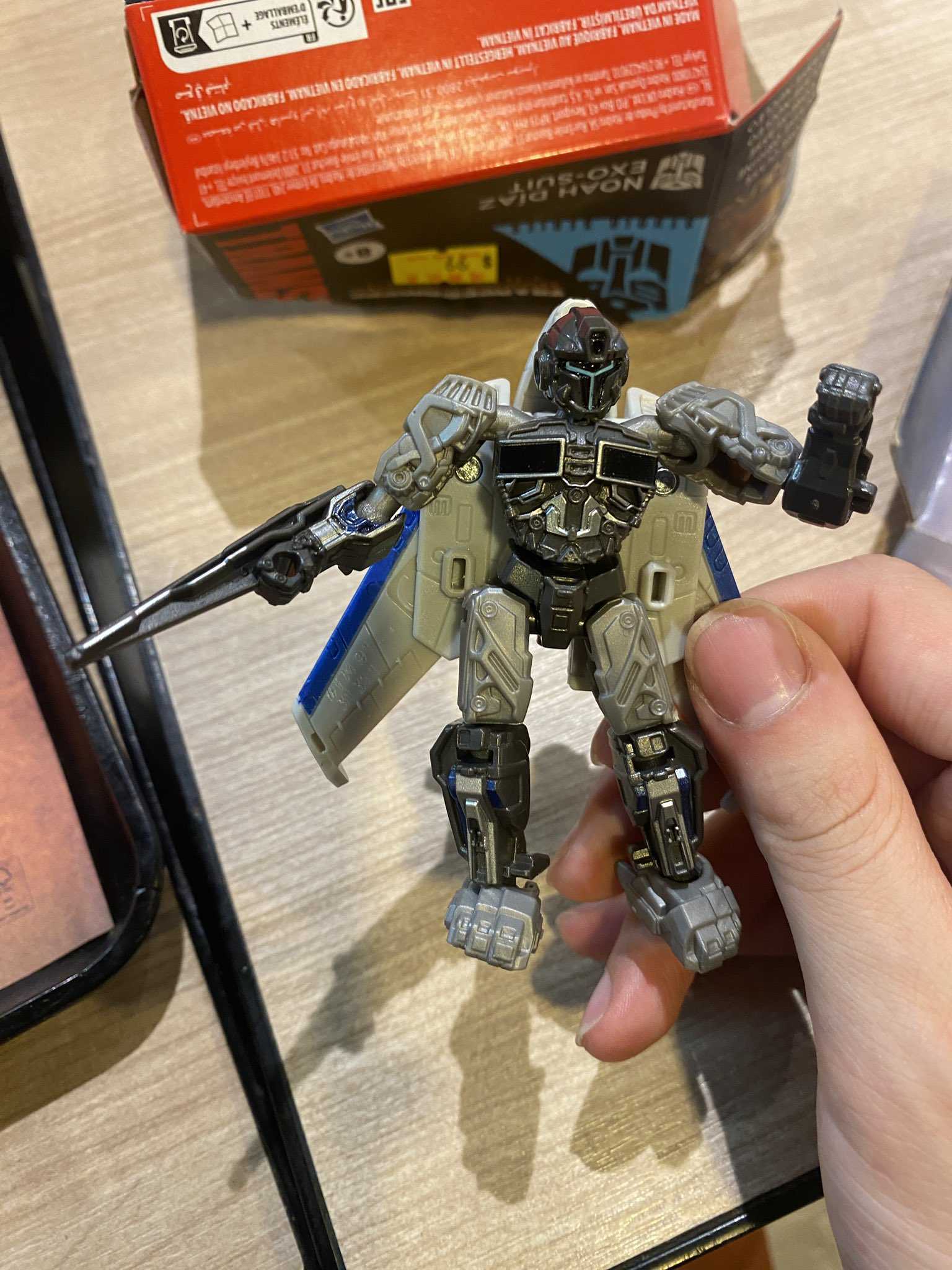 Transformers Studio Series Core Class Rise Of The Beasts Exo-Suit Noah ...