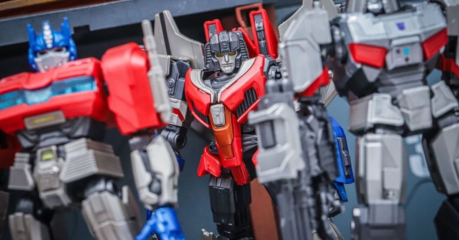 TFORMERS – ONE Starscream Beyond Version In-Hand & Official Images of ...