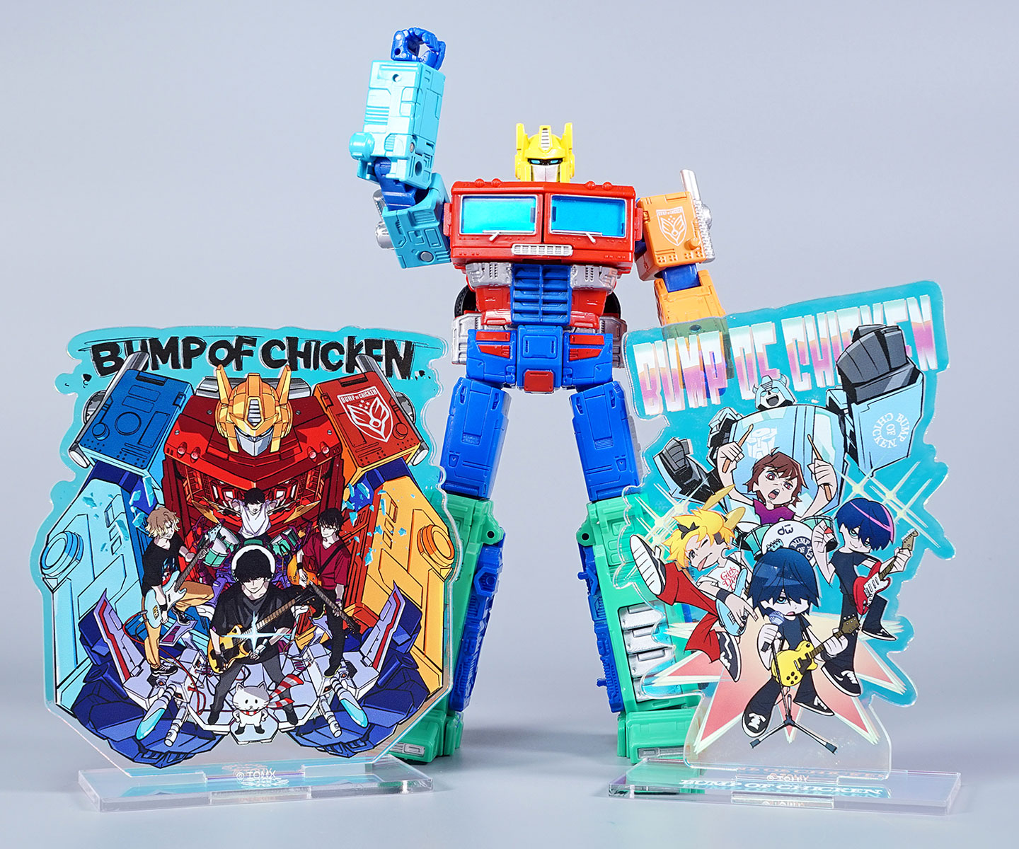 Bump Of Chicken Convoy (Optimus Prime) In-Hand Images | Children of Primus