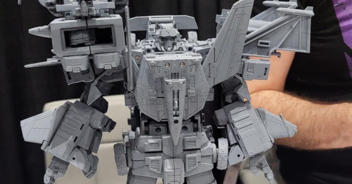TFORMERS – More Megacon 2025 Transformers Booth Images – Liokaiser ...