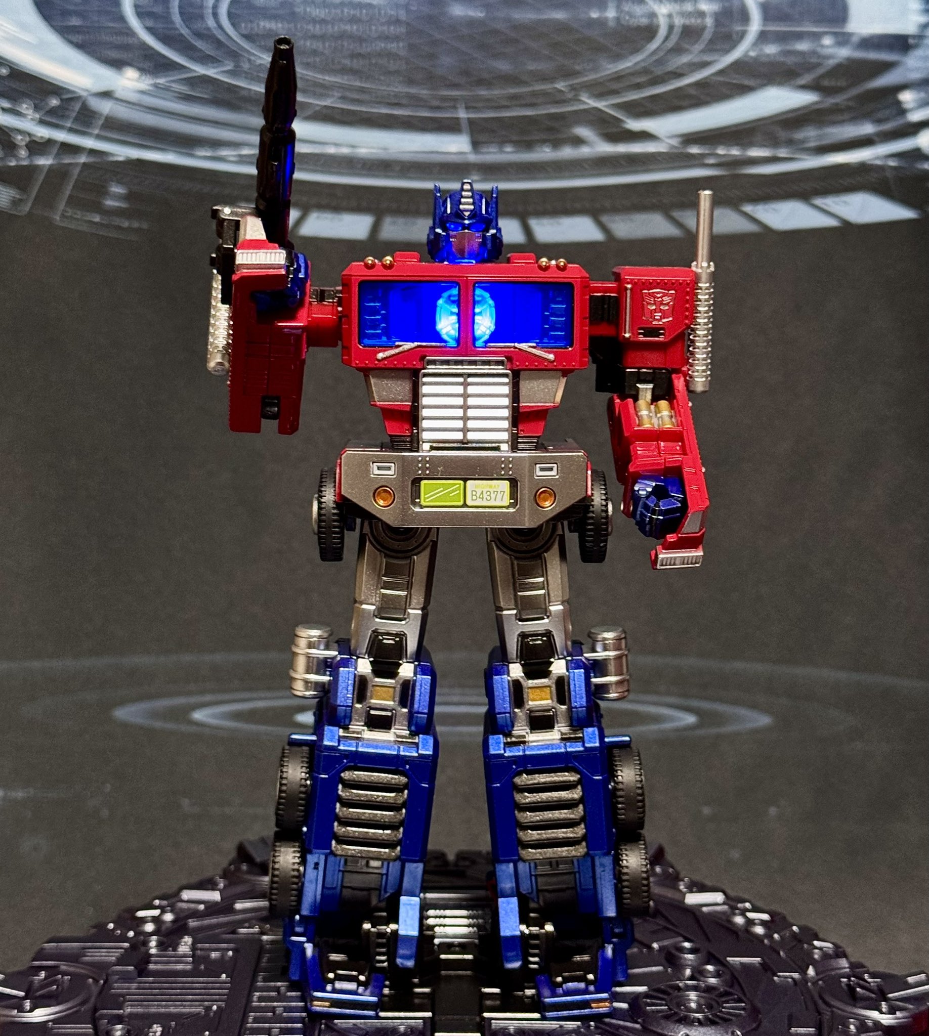 Takara Tomy Karakuri Statue KS-01 Optimus Prime In-Hand Images ...