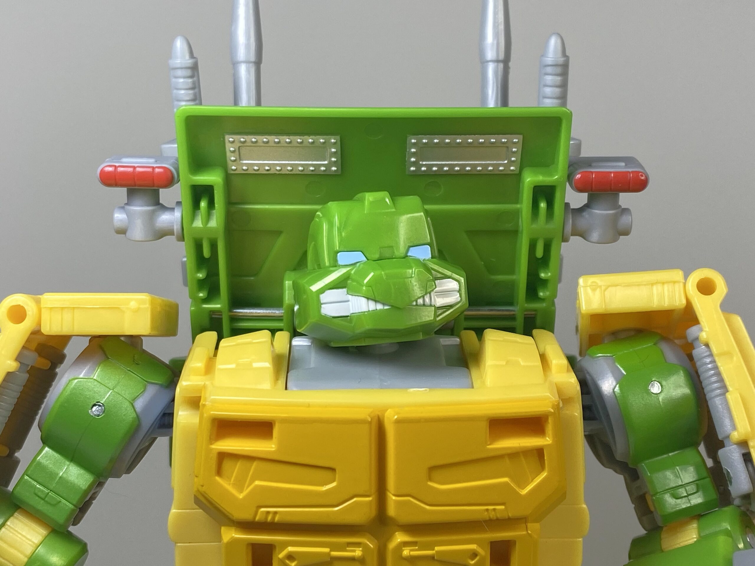 Bot Reviews: Transformers: Collaborative Party Wallop - Children of Primus