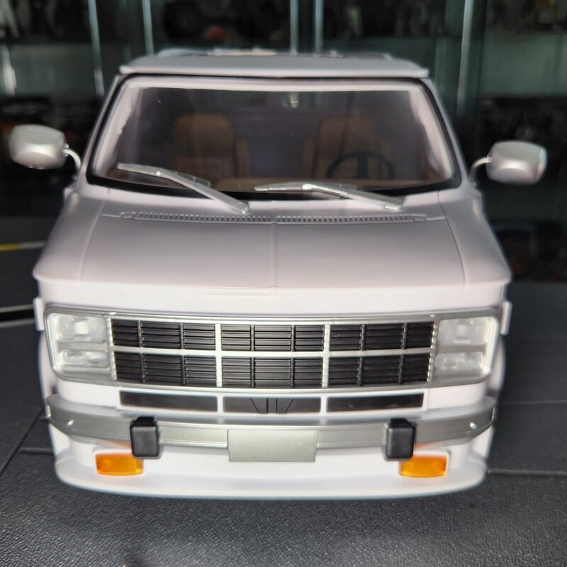 Ramen Toy REV (Ramen Economical Van) 1/12 Scale Vehicle Model Video ...