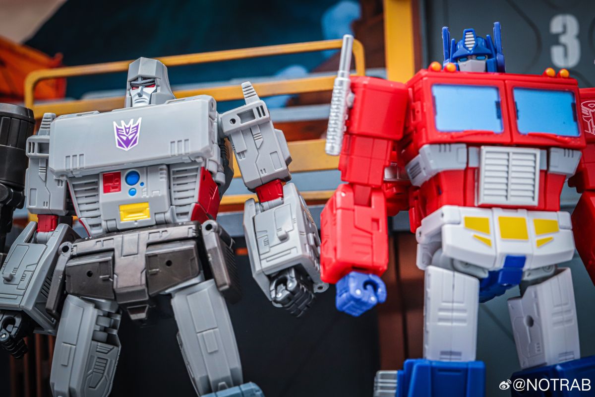 86 Megatron In-Hand Images Gallery For Transformers Studio Series ...