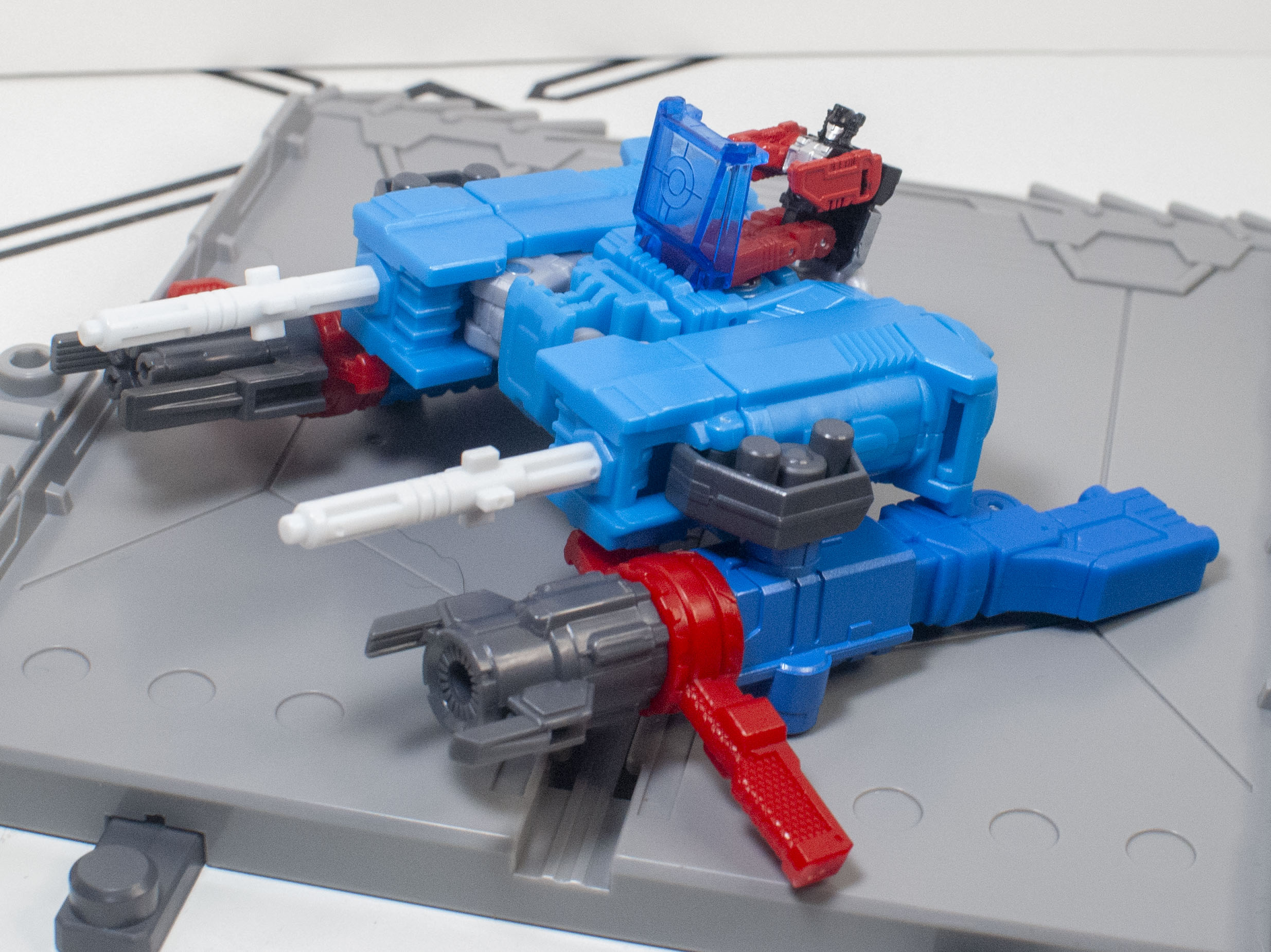Bot Reviews: Transformers: Haslab Omega Prime, Part 1: Cerebros and ...